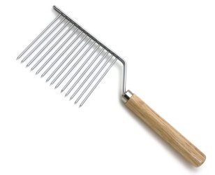 What is a cake comb? | Help Me Bake