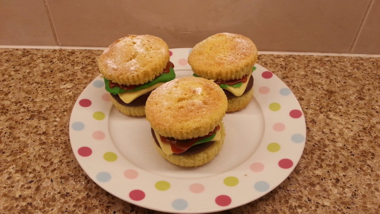 How to make easy Burger Cupcakes Tutorial | Help Me Bake
