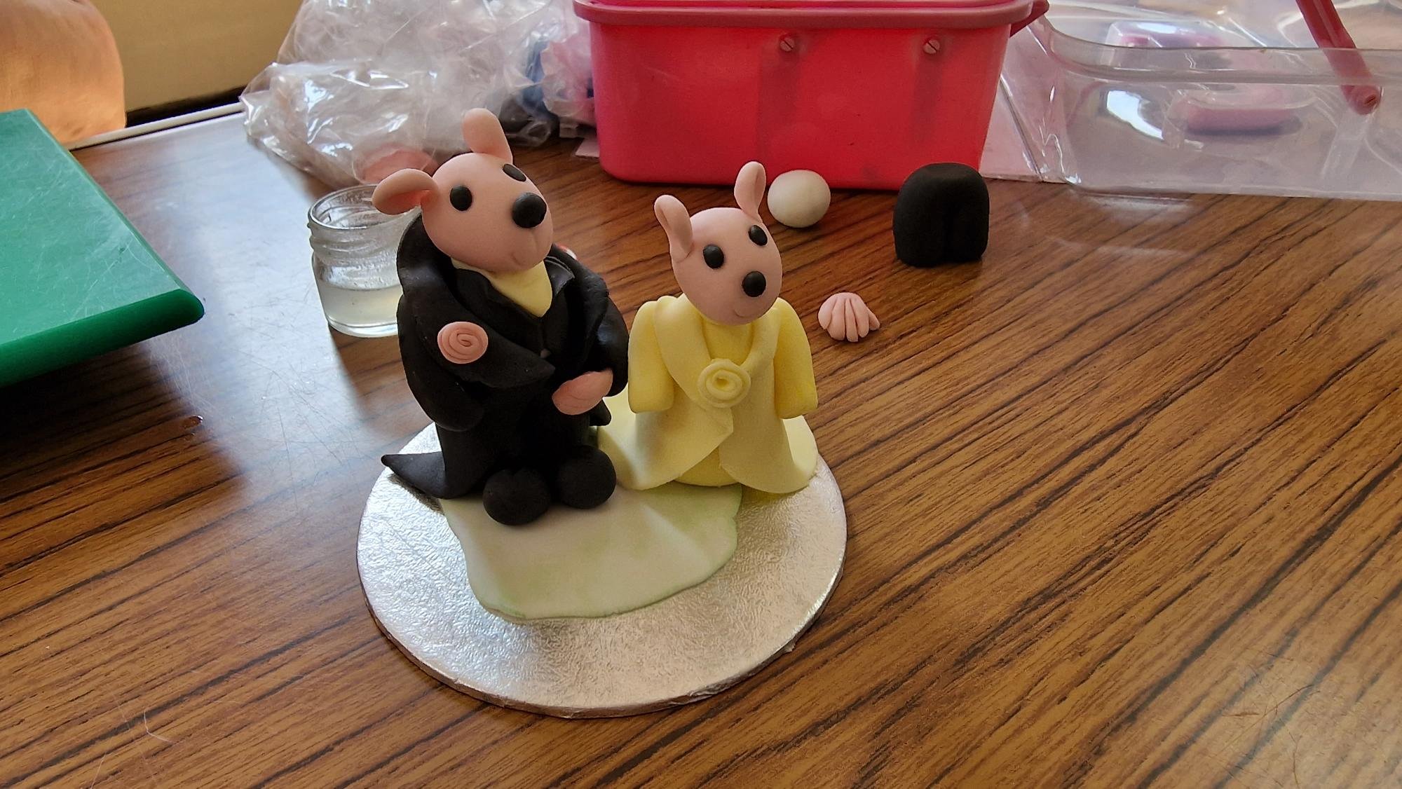 Mouse Bride and Groom Topper Sandra Richards - BSG | Help Me Bake