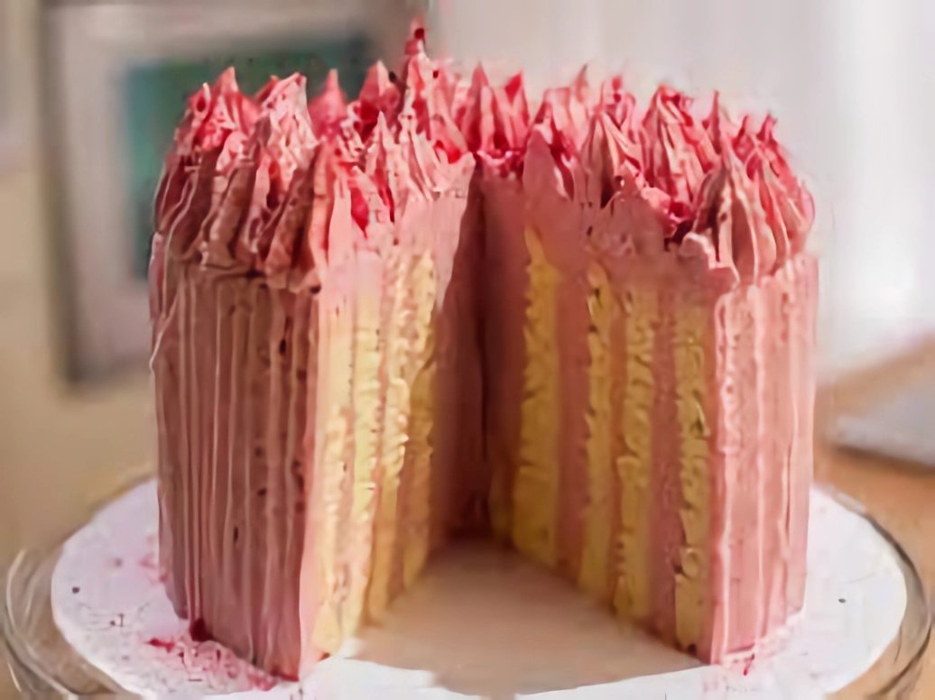 Tips on Making a Vertical Cake | Help Me Bake
